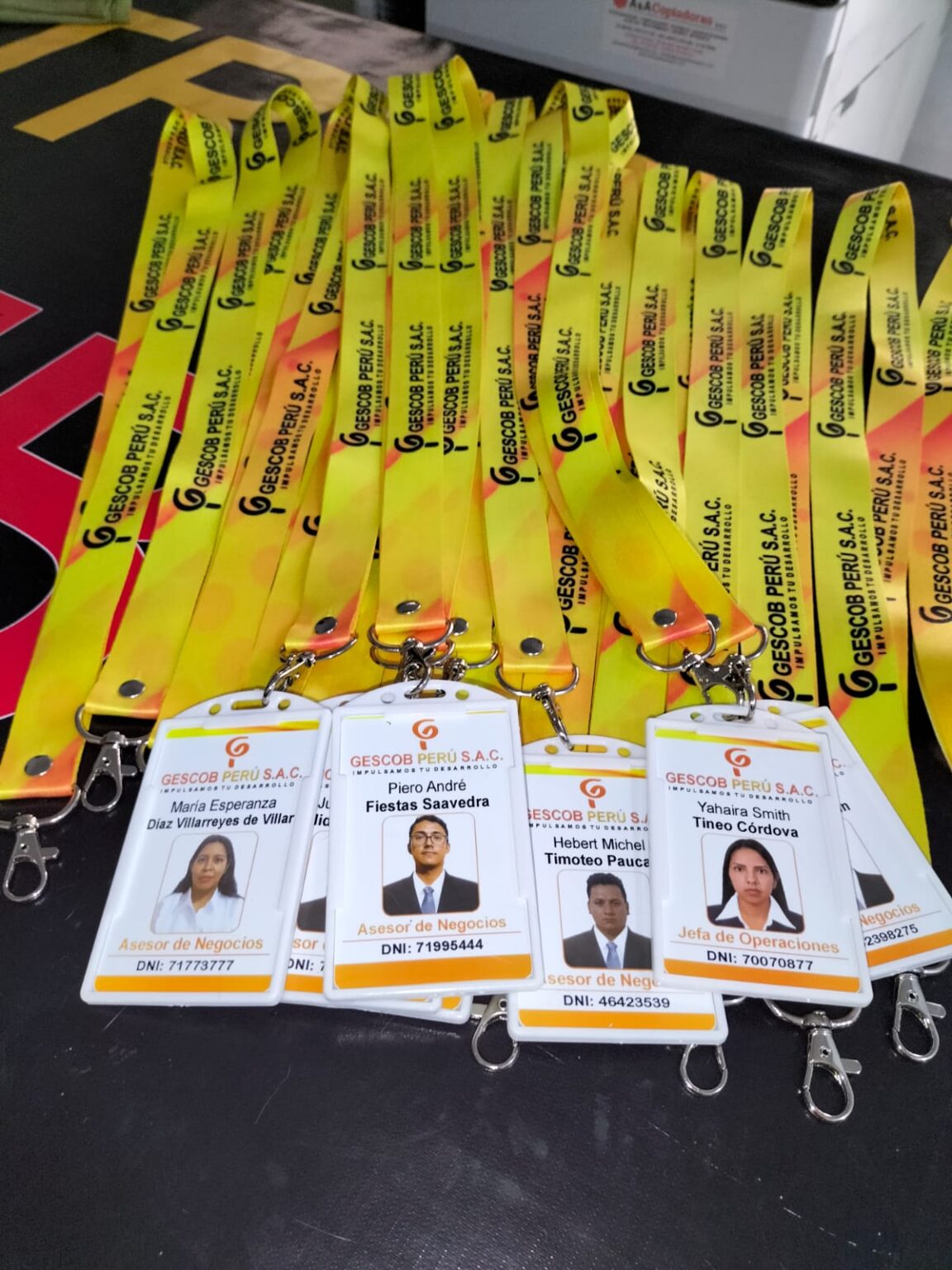 Fotocheck con lanyard personalizado - Impresiones Maxdell